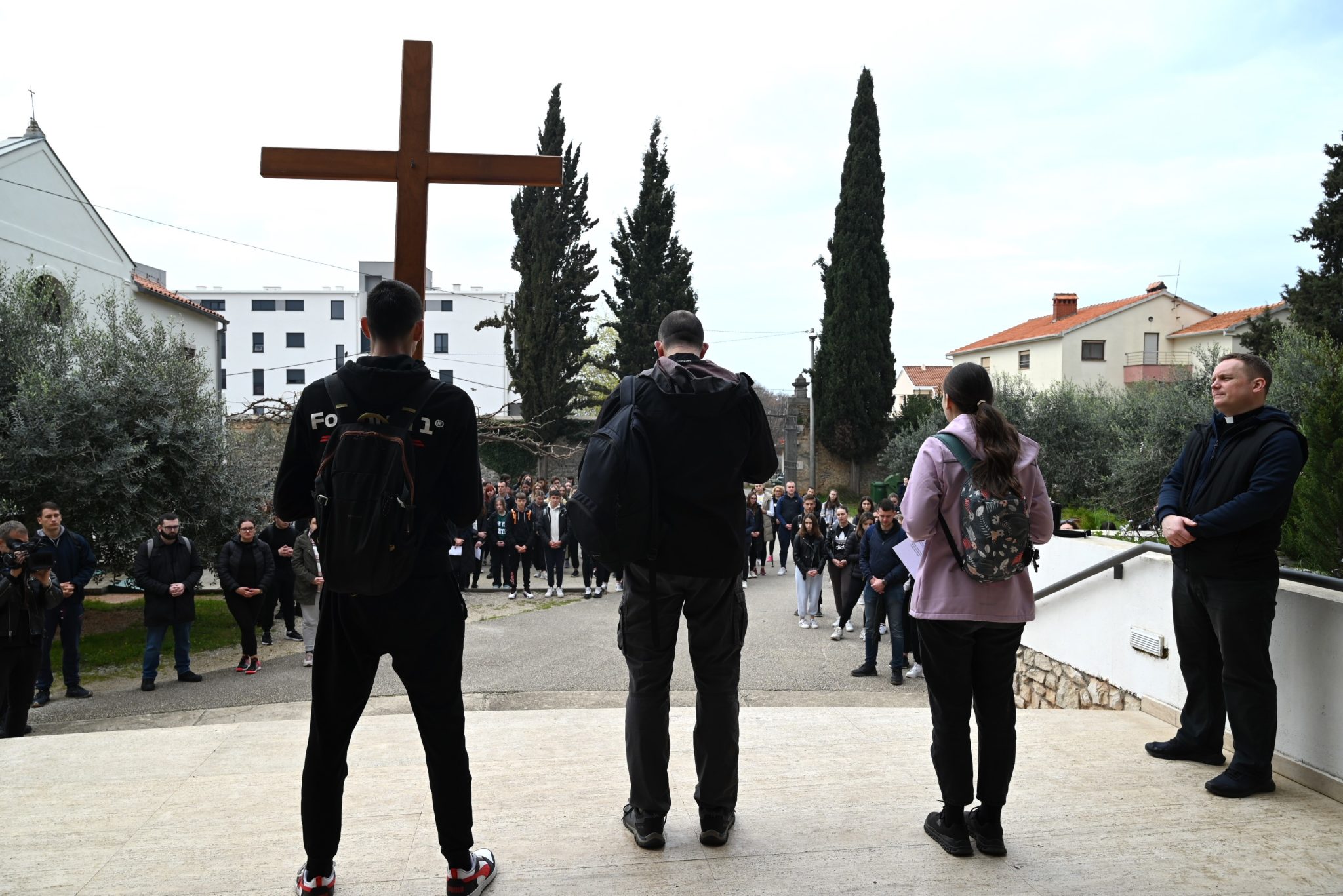 ZADAR - NIN: Križni put mladih Zadarske nadbiskupije: "Pred sobom imamo ...